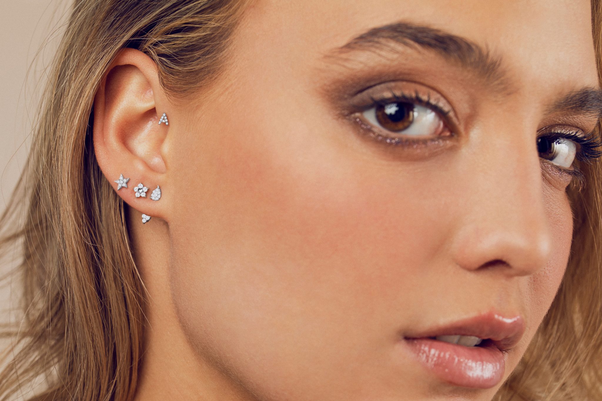 ¡Aprende de forma segura cómo hacerse un piercing en casa y lucir un ...